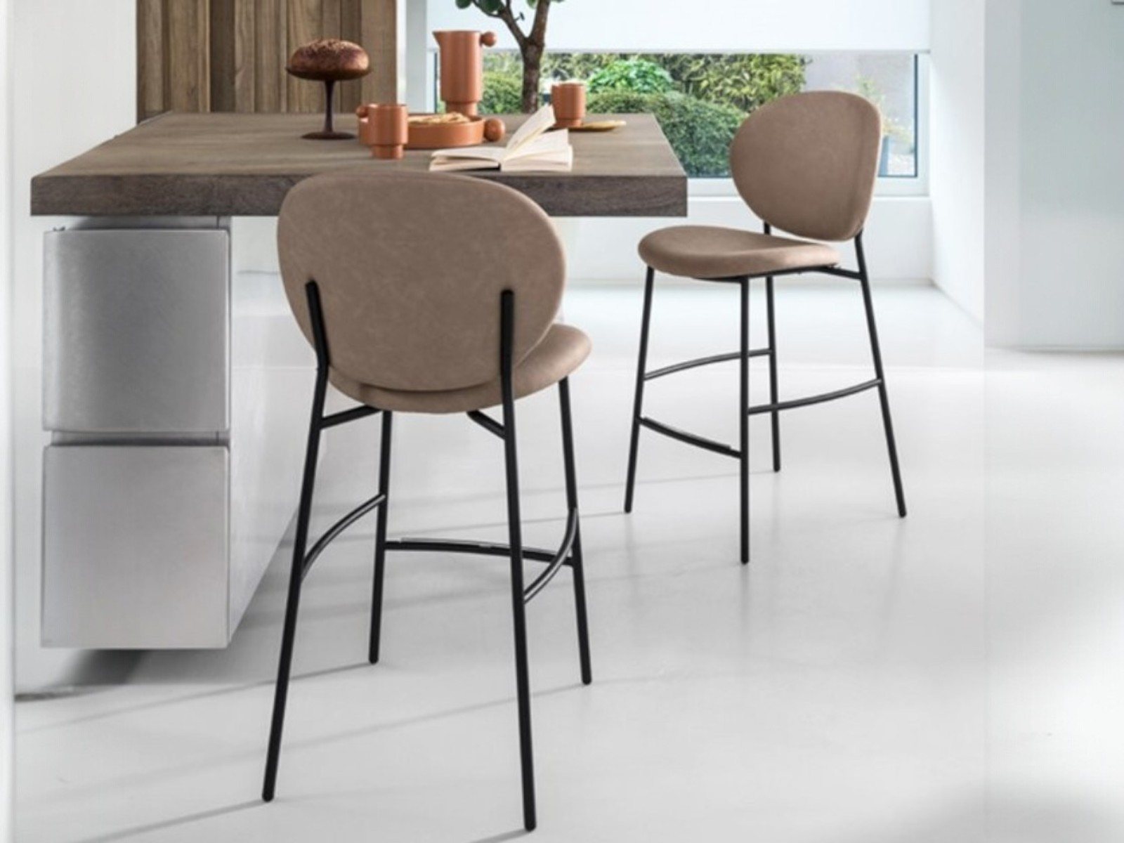 Ines Bar Stool By Calligaris - Beadle Crome Interiors