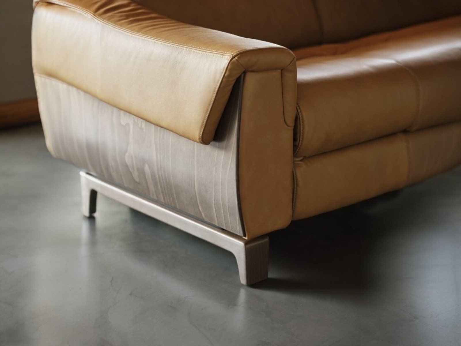 Stressless Anna 3 Seater With 3 Electric Recliners - Beadle Crome Interiors